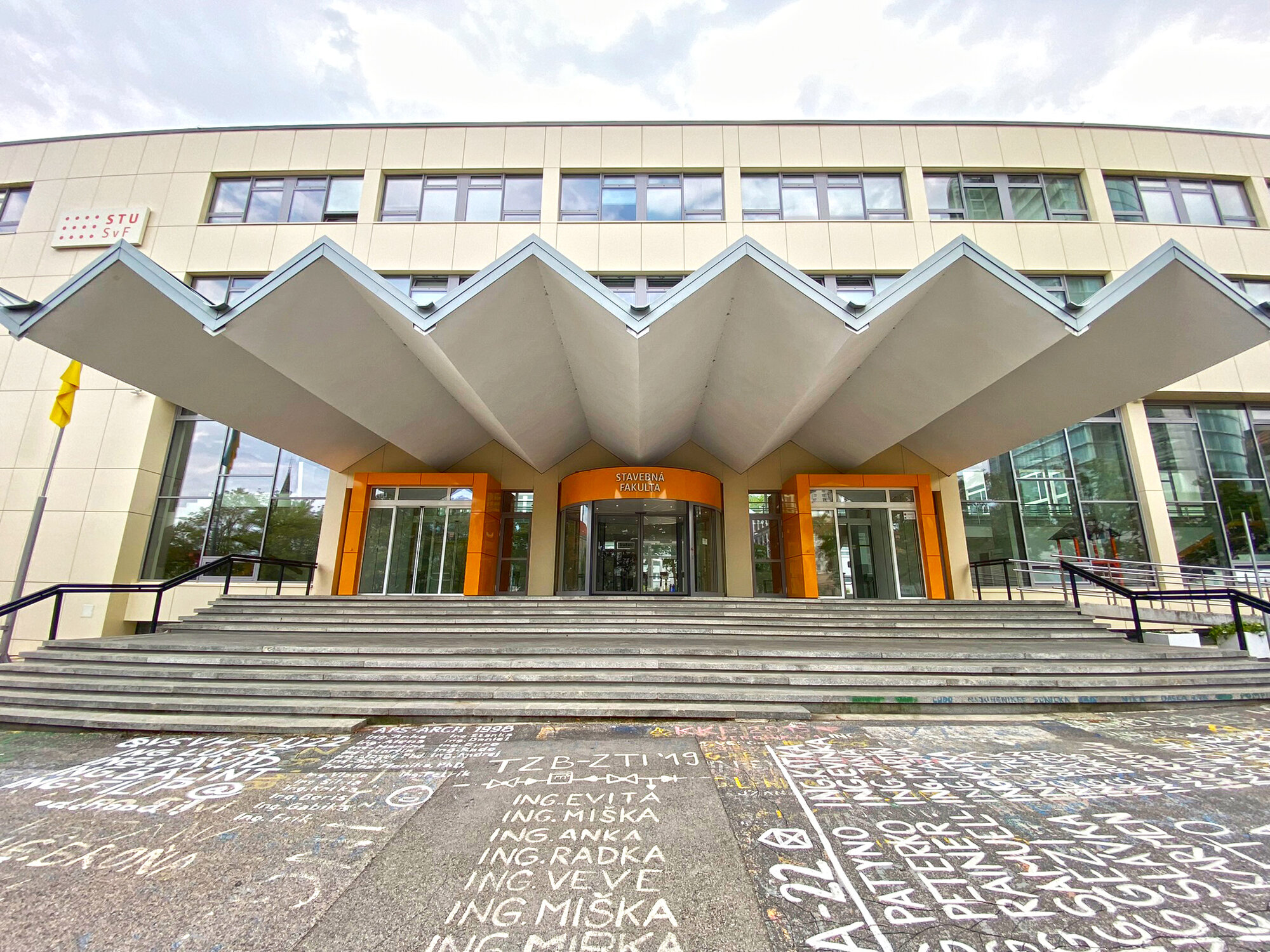 Výberové konanie na obsadenie miesta vedúca/vedúci ekonomického ...